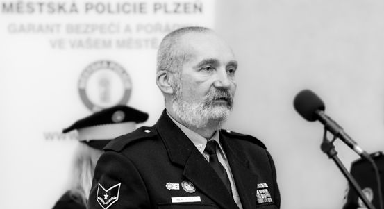Zemřel bývalý velitel plzeňských strážníků Petr Vlk : Plzeň - oficiální ...
